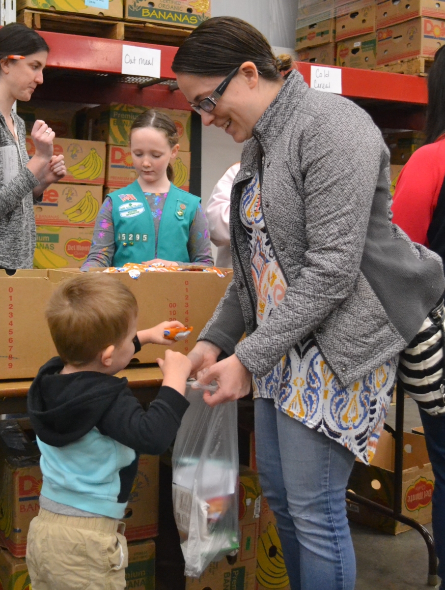 Caring Kids: Building Food Bags with the Food Bank – Child Care Action ...